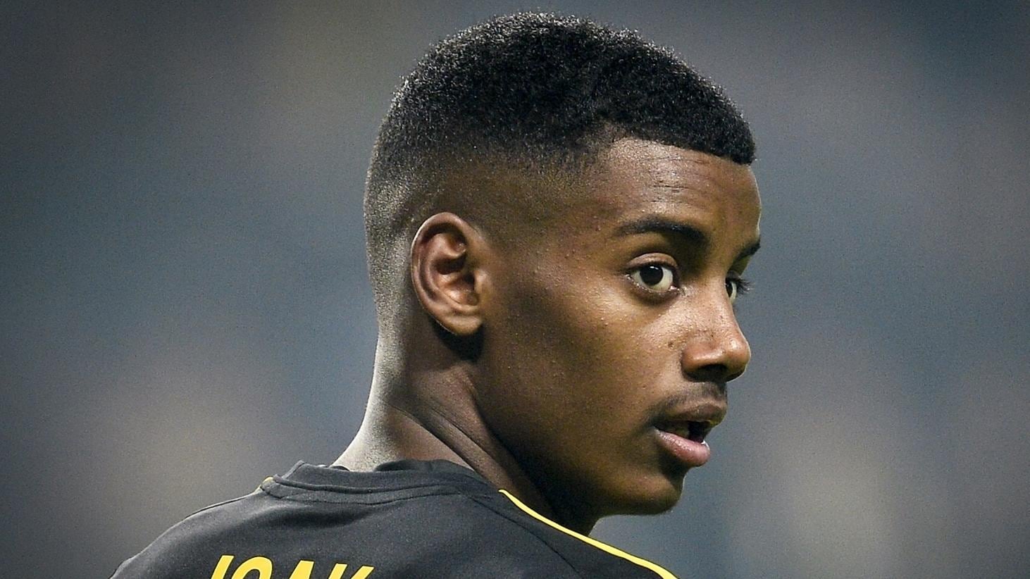 How Tall Is Alexander Isak | Height Comparison Tool